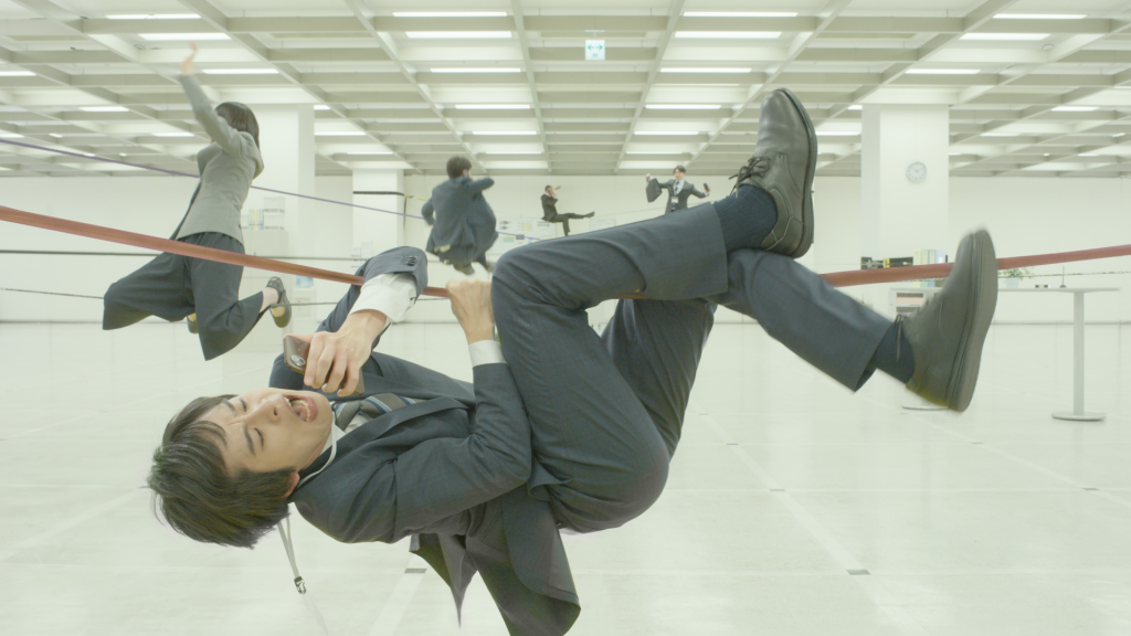 あながち“誇張しすぎ”でも無い？！ オー人事新CM「つな渡り」篇・「たらい回し」篇が放映中 ｜ ガジェット通信 GetNews